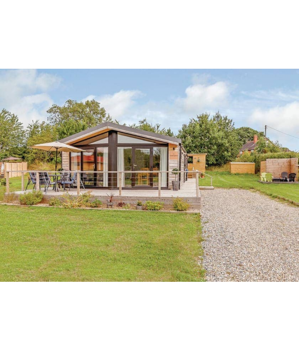 Enter Raffle to Win Easter Log Cabin Break hosted by Win-A-Holiday