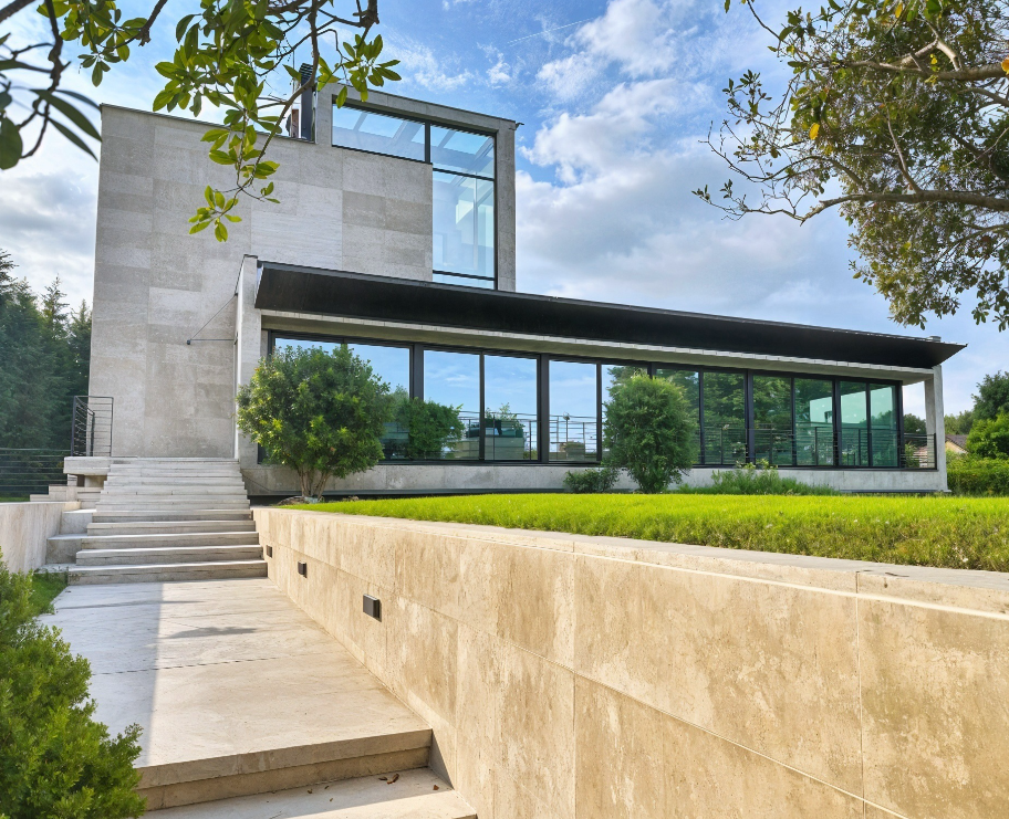 Enter Raffle to Win A 5 bed Italian Villa with 2 pools + £50,000 cash ...