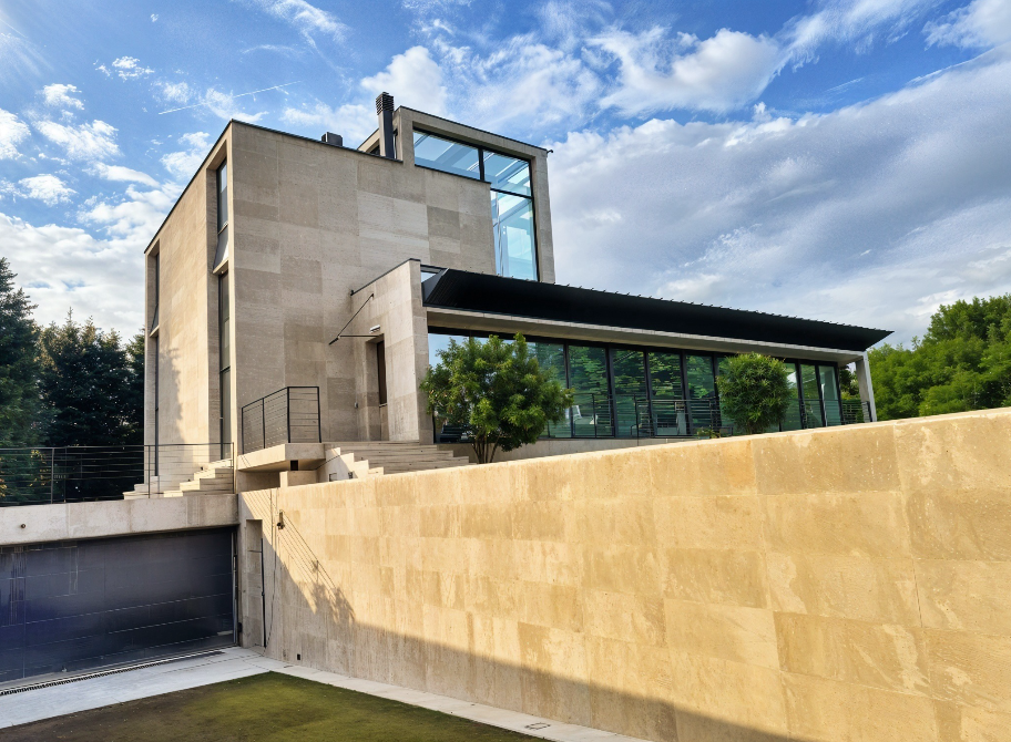 Enter Raffle to Win A 5 bed Italian Villa with 2 pools + £50,000 cash ...