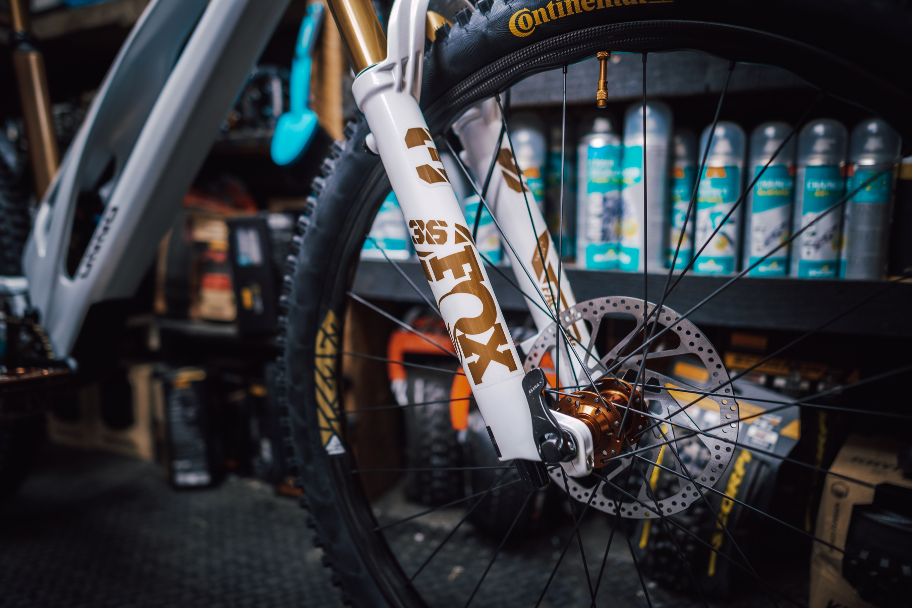 Enter Raffle to Win UNNO DASH DREAM BUILD MTB - £1 TICKETS! hosted by Gee Milner