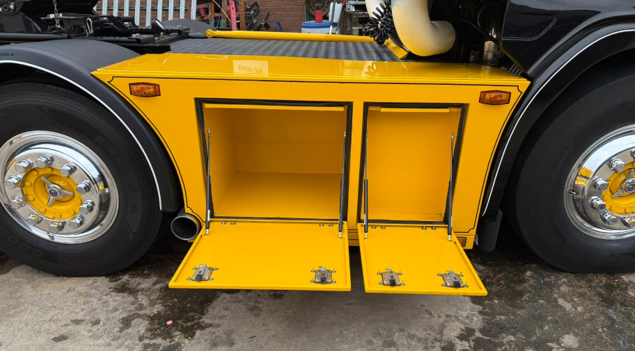 Enter Raffle to Win SCANIA 164 480 V8 hosted by Trucker Tim