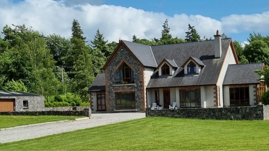 Enter Raffle to Win Stunning Irish Country Manor hosted by Sean O'Brien