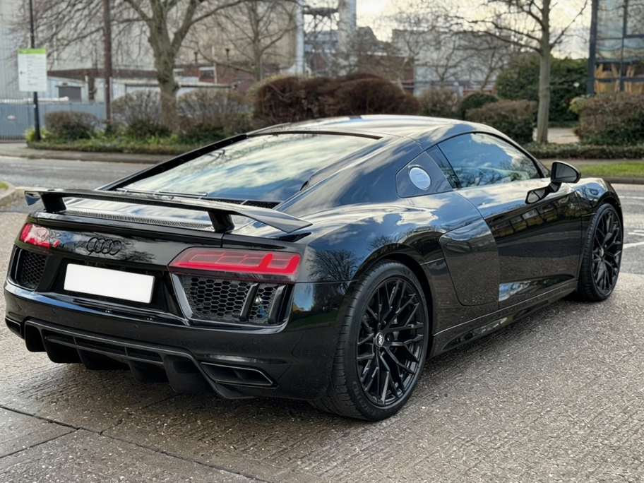 Enter Raffle to Win A AUDI R8 V10 PLUS For £1 hosted by Grand Entry