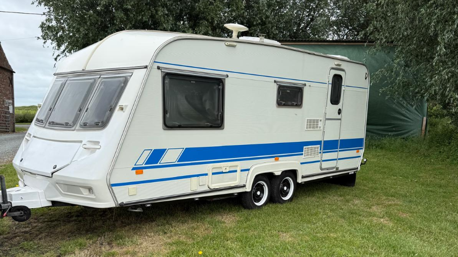 Enter Raffle to Win TRUCKER TIM & PLOD 4 BERTH TWIN AXLE CARAVAN ...
